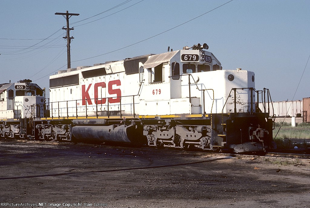 KCS SD40-2 679